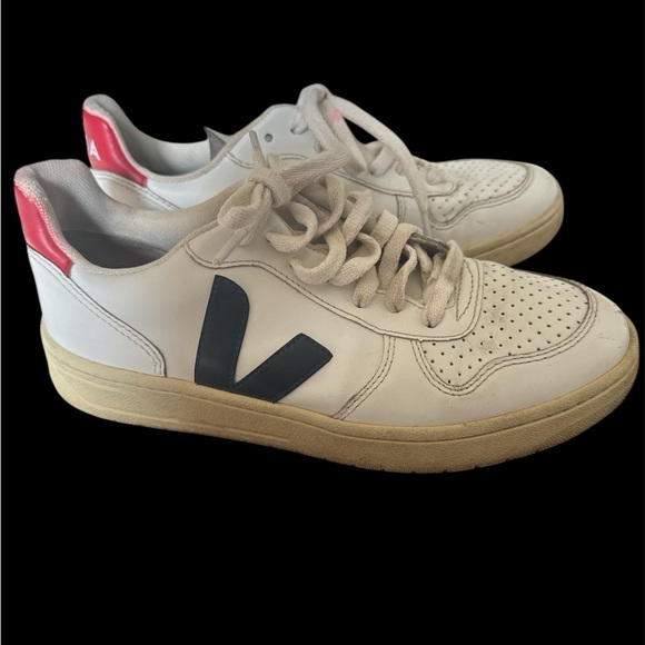 Veja | Shoes | Veja White And Red Sneakers | Poshmark